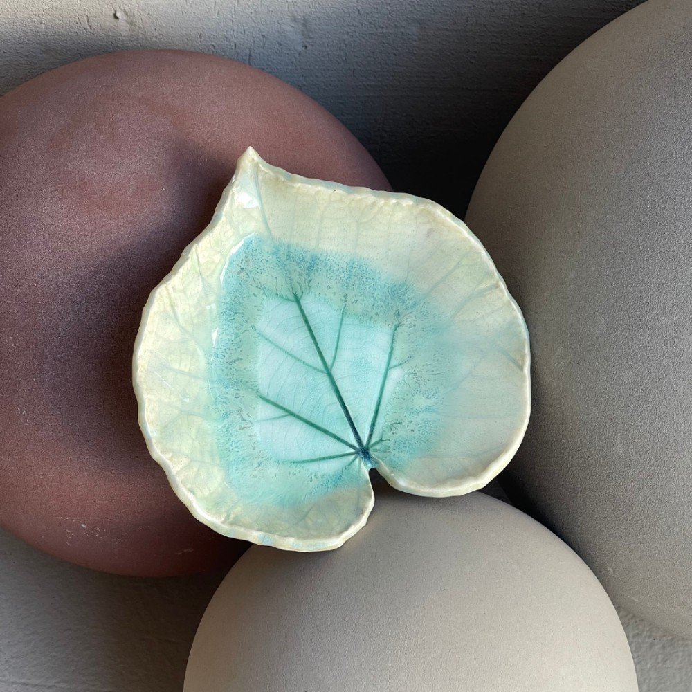pYckd | Ceramic Leaf Plate